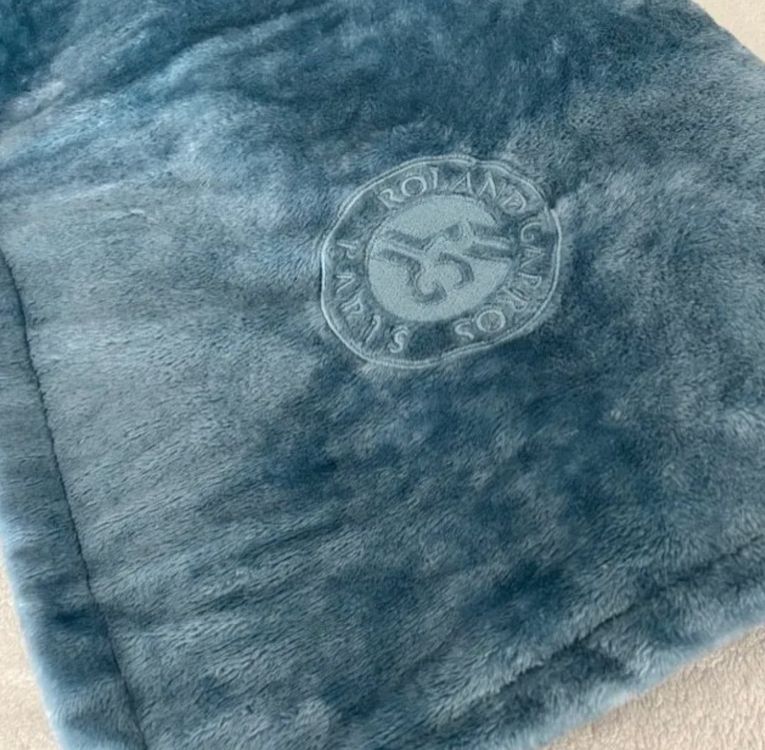 ROLAND GARROS 2023 VIP PLAID CARRÉ BLANC | Kaufen auf Ricardo