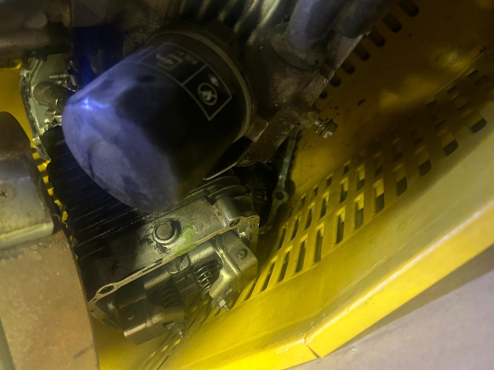 Honda V-Twin Hydrostatic (Defekt) in Cazis für CHF 410 – nur Abholung auf Ricardo kaufen