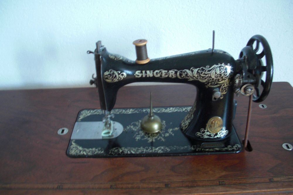 Singer-Nähmaschine mit Zubehör (Gebraucht) in Mönchaltorf für CHF 130 ...