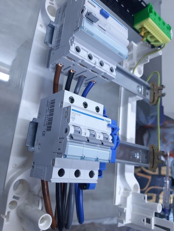 Unterverteiler hager FI 3x63A und LS 3x16A (Gebraucht) in für CHF 68 ...