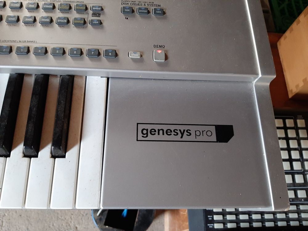 Genesys Pro Keyboard mit Ständer (Gebraucht) in Berikon für CHF 120 ...