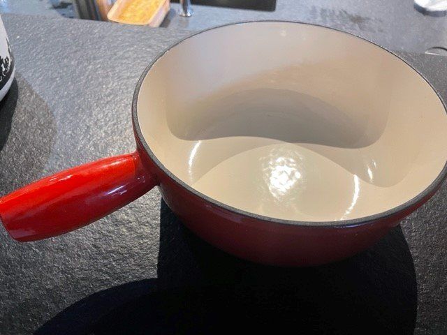 grand caquelon à fondue Le Creuset 22cm en fonte | Kaufen auf Ricardo