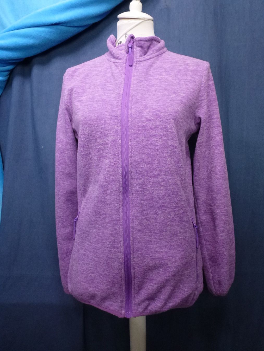 PLÜSCH JACKE LILA GR 36 38 RV ZUM SCHLIESSEN WARM WEICH (Gebraucht) in Kreuzlingen für CHF 22 ...