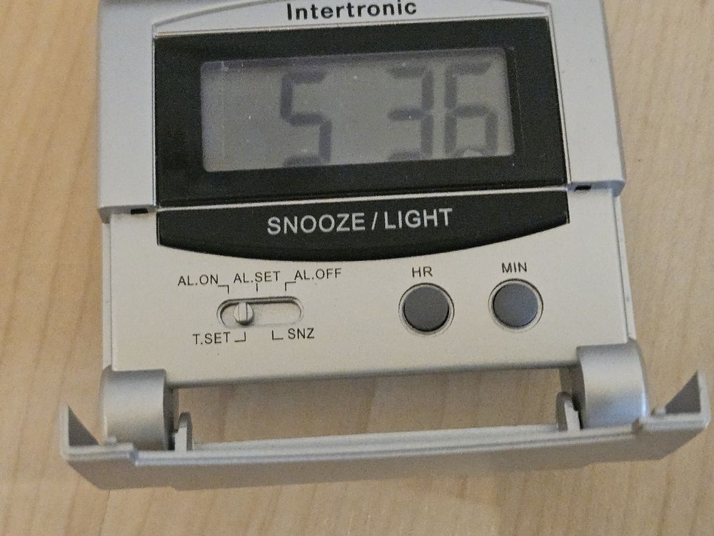 Intertronic Reise Wecker, Digital, Silber (Gebraucht) in Jonen für CHF ...