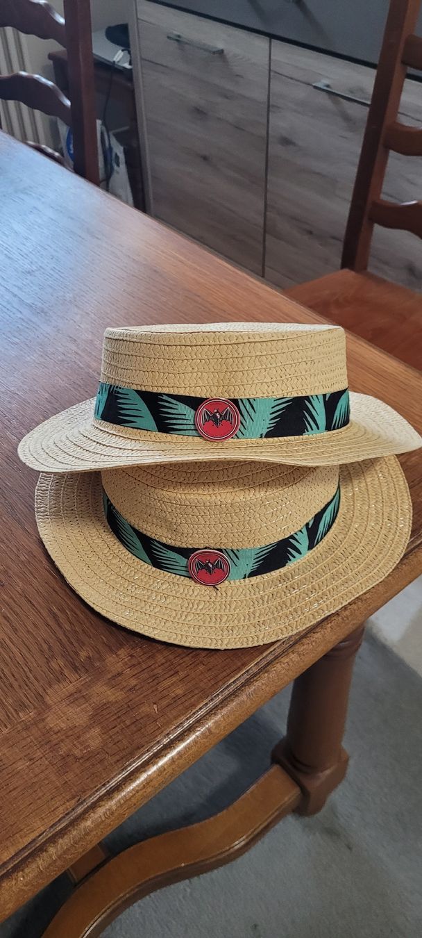 Trousse Bond/porte monnaie Wild think only/ cuir/Chasquette (Neuf (Voir ...