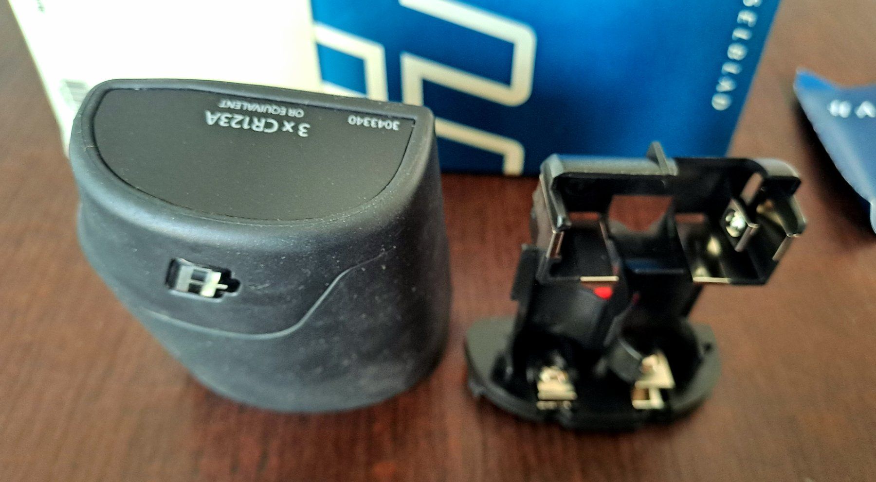 Hasselblad H Battery grip CR-123A new (Gebraucht) in Genève für CHF 19 ...