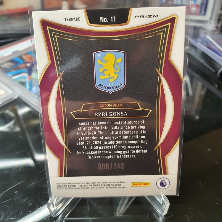 Carte de foot Ezri Konsa - Aston Villa Select 2023/2024 (Neu (gemäss ...