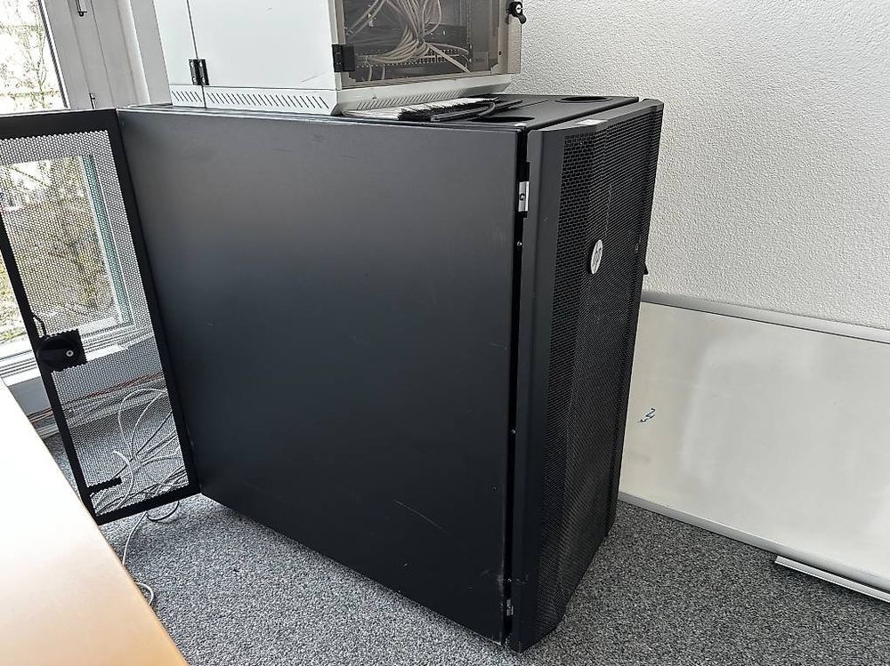 HP Server Rack (Gebraucht) in Zollikon für CHF 250 – nur Abholung auf ...