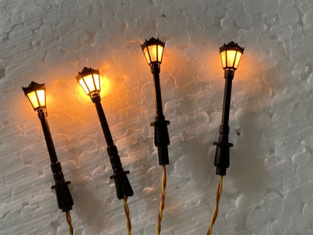 H0 Parklaterne, LED warmweiss, Viessmann (Set zu 4 Stk) | Kaufen auf ...