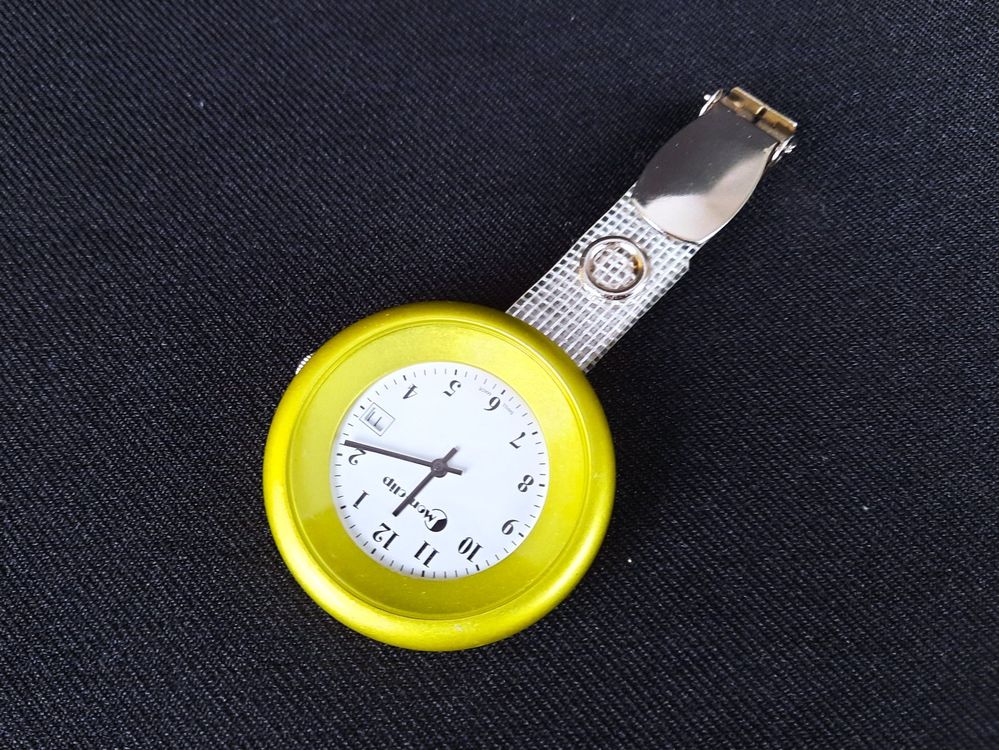 MON-CLIP Uhr für Pflegefachkräfte, grün-gelb (Gebraucht) in Beinwil am ...