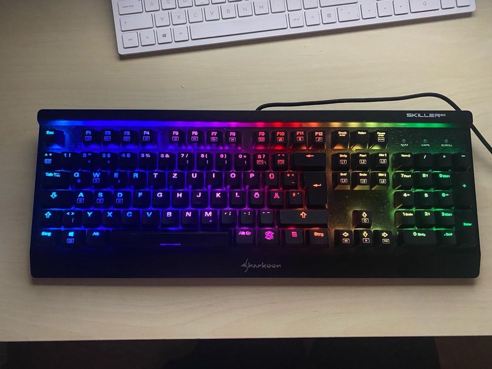 Gaming Keyboard Sharkoon Skiller inkl. Maus Shark Force (Gebraucht) in ...