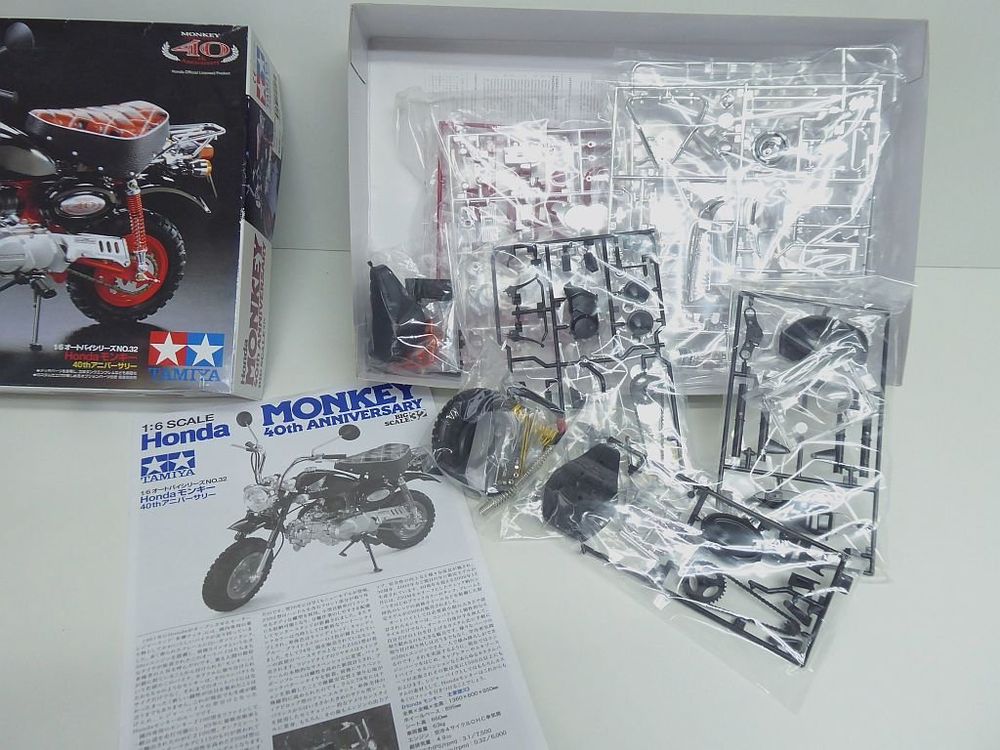 Honda Monkey 40th Anniversary, Tamiya 1:6 (Neu und originalverpackt) in ...