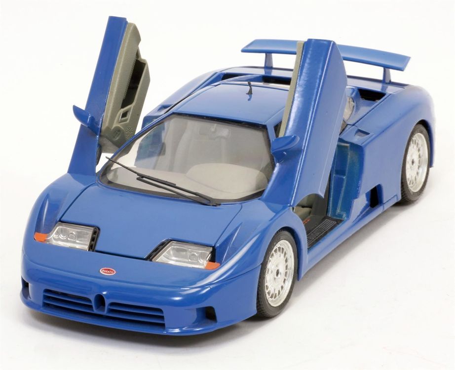 Bugatti 11 GB 1991 Burago 1:18 Vitrine | Kaufen auf Ricardo