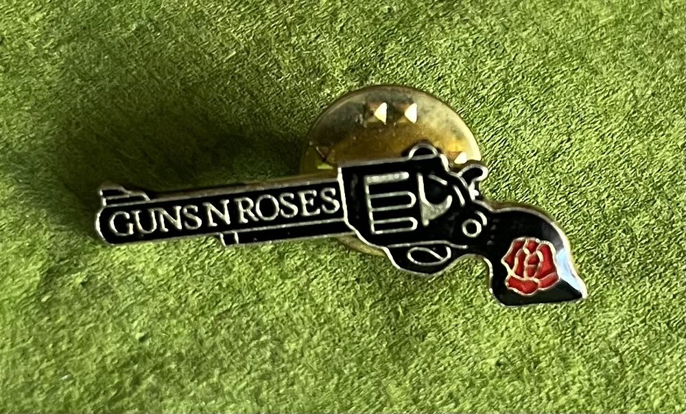 Guns n Roses Pin (Gebraucht) in Itingen für CHF 9 – mit Lieferung auf ...