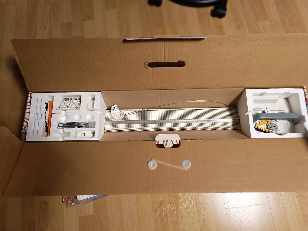 Satrap SM180 Strickmaschine (SwissKnitter) im Originalkarton (Gebraucht ...