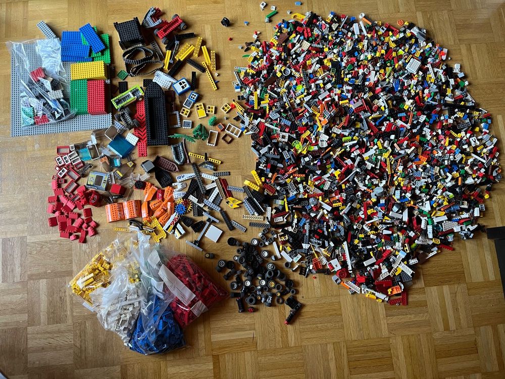 10.4kg gemischte Legos mit Minifiguren (AB CHF 1.-) (Gebraucht) in Strengelbach für CHF 210 ...