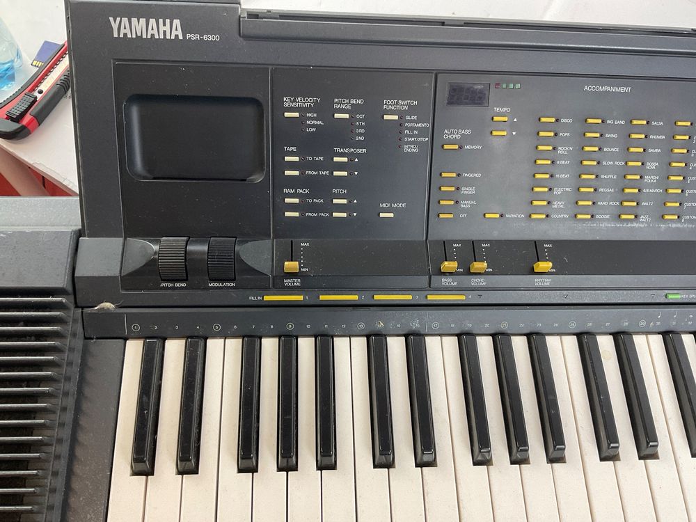 Yamaha PSR 6300 Keyboard in unbekanntem Zustand (Defekt) in Volketswil ...