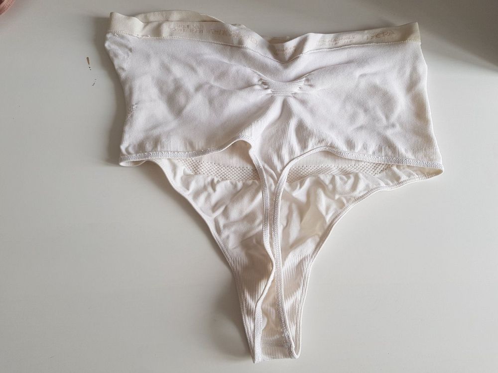 gebraucht string sexy (Gebraucht) in Villars-sur-Glâne für CHF 5 – mit ...