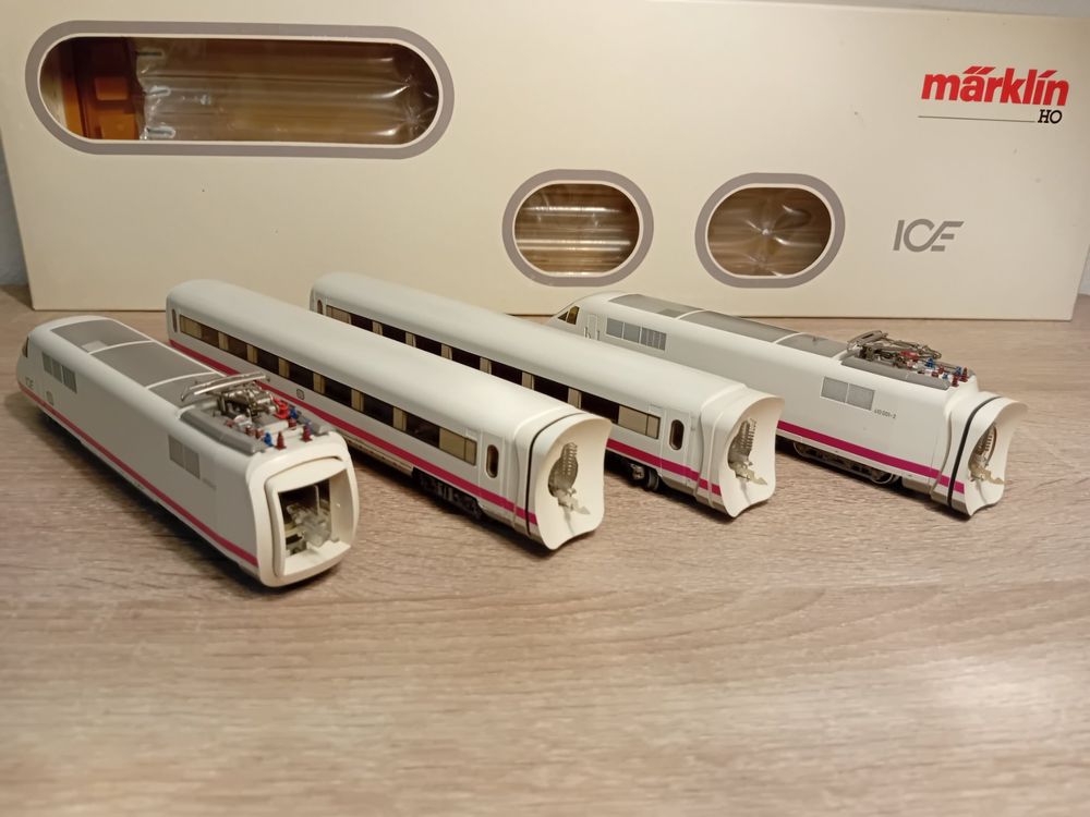 Märklin 3371 Set E-Lok ICE DB H0 (1) (Gebraucht) in St-Aubin-Sauges für ...