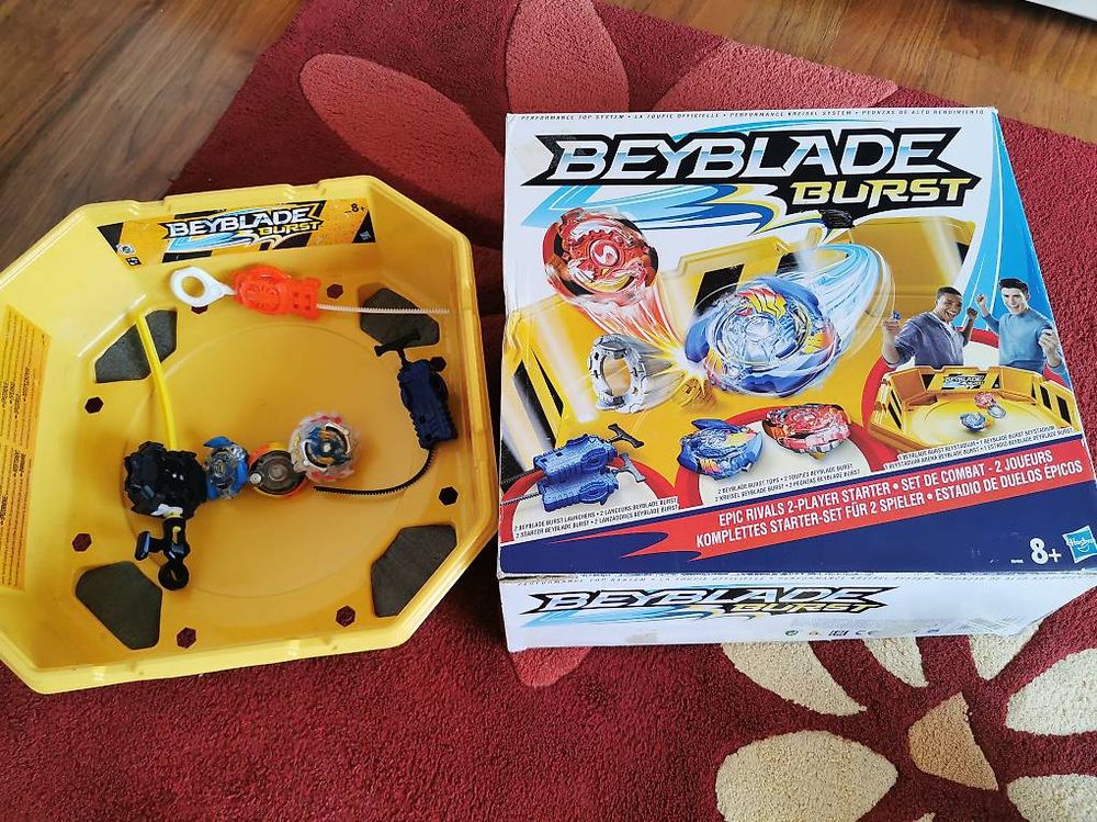 Beyblade Burst Arena 3 Kreisel und 3 Starter | Kaufen auf Ricardo