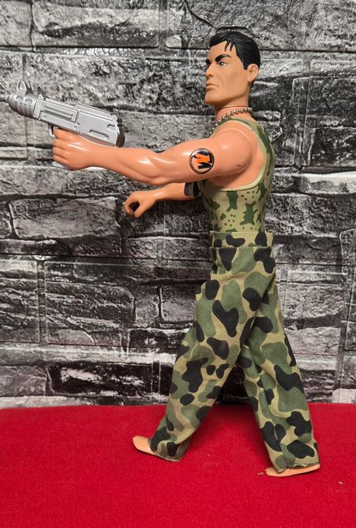 Hasbro Action Man Army mit Waffe Action! 🏍🔥 (Gebraucht) in Eschen für ...
