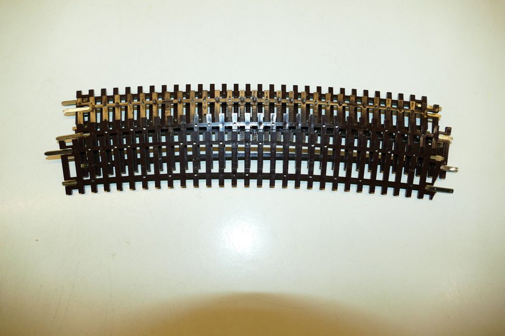 Roco H0: 4xgebogenes Gleis R9 (Neu (gemäss Beschreibung)) in Niederhasli für CHF 6 – mit ...