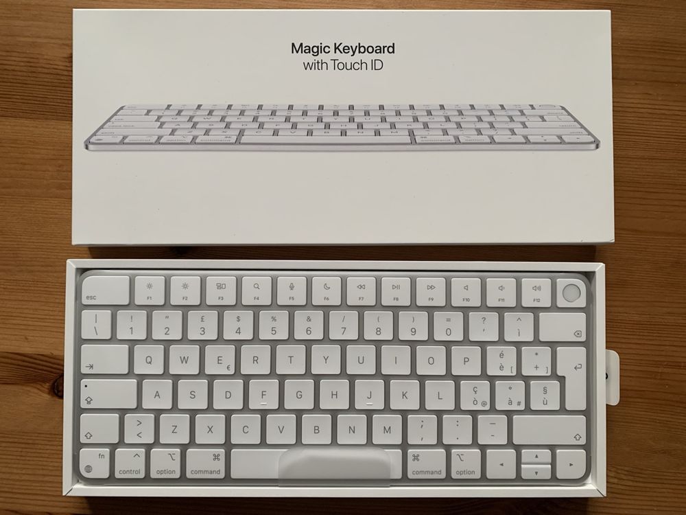 Apple Magic Keyboard with Touch ID CHF Swiss Layout (Neu und ...