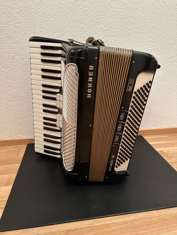 Akkordeon Hohner Verdi III (Gebraucht) in Luzern für CHF 300 – mit Lieferung auf Ricardo kaufen