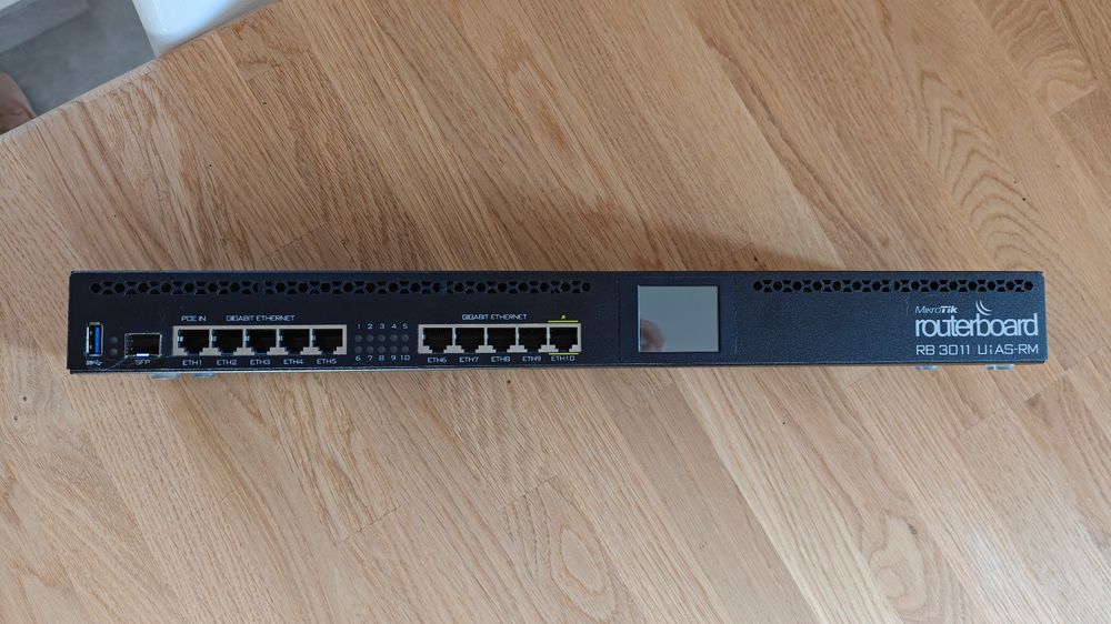 MikroTik RouterBOARD RB3011 | 10-Port GbE, SFP, Rack (D'occasion) à ...