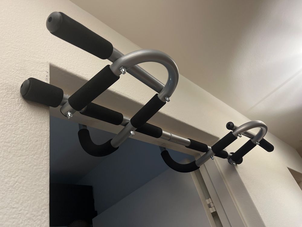 Klimmzugstange Türreck Iron Gym (Gebraucht) in Zürich für CHF 12 – nur ...