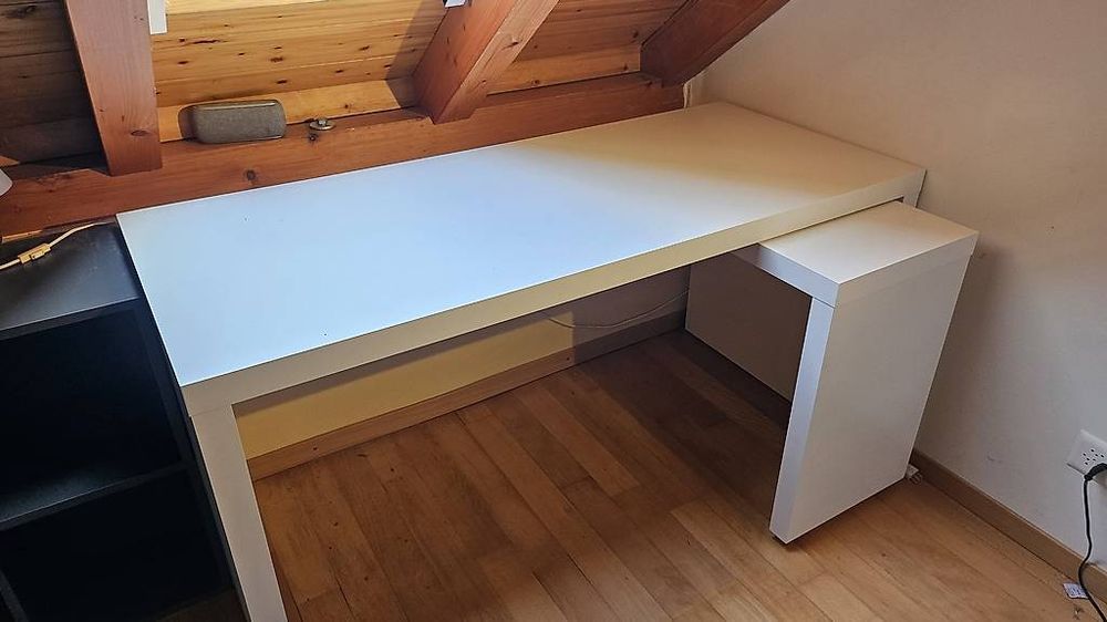 Bureau blanc extensible angle (D'occasion) à Yens pour CHF 100 ...