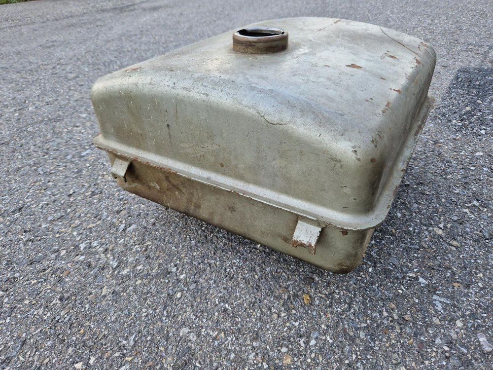 Hürlimann Oldtimer Traktor Dieseltank / Tank, rote Serie (Difettoso) a ...