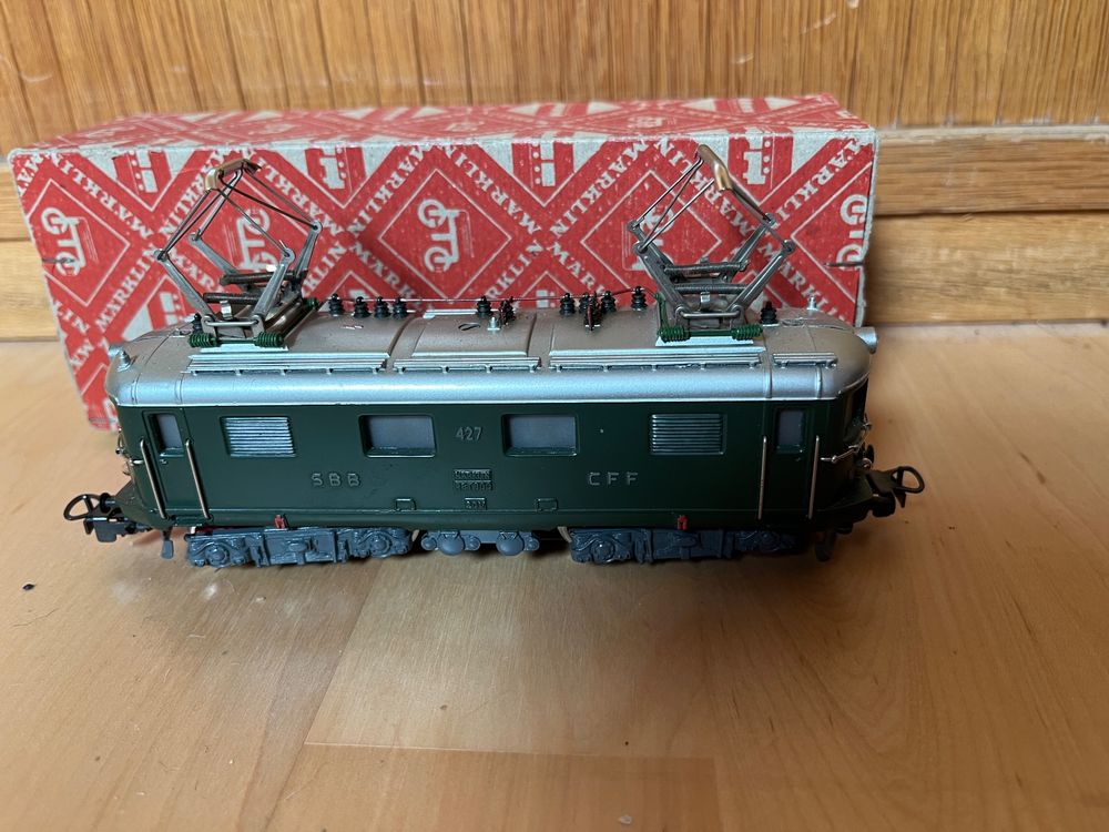 Märklin RET 800 / 3014 SBB 427 Re 4/4 E-lok roter Pfeil top (Gebraucht) in Schlieren für CHF 105 ...