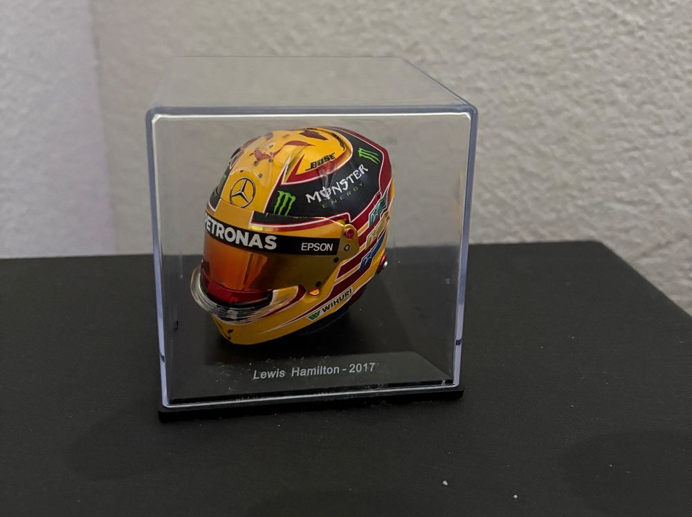 Lewis Hamilton Mercedes AMG Formel 1 Helm 1:5 - 2017 (Neu und ...