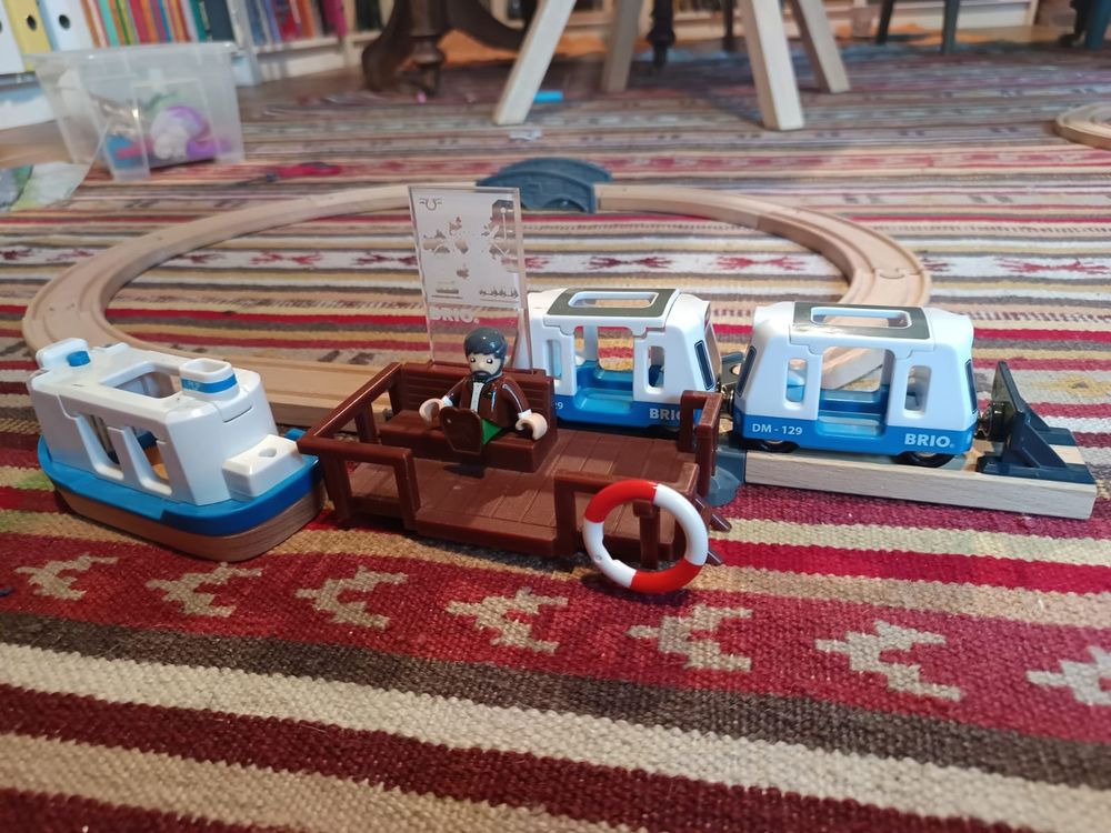 Train en bois, 6 circuits complets, bateaux et plus ! (Gebraucht) in ...