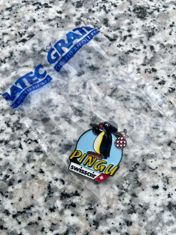 Swissair Pin „Pingu“, Neu und originalverpackt (Neu und ...