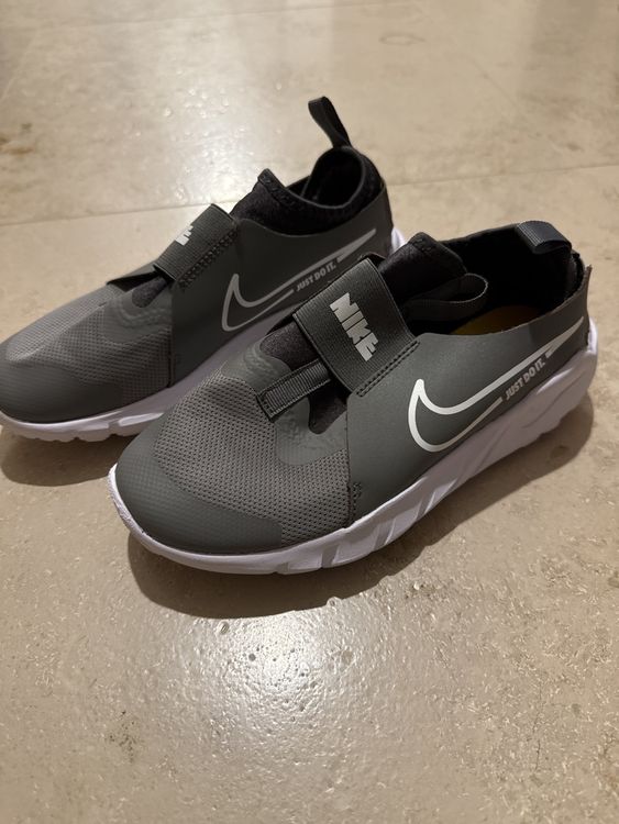 Nike Flex Runner Gr. 35.5 (Gebraucht) in Safnern für CHF 27 – mit ...