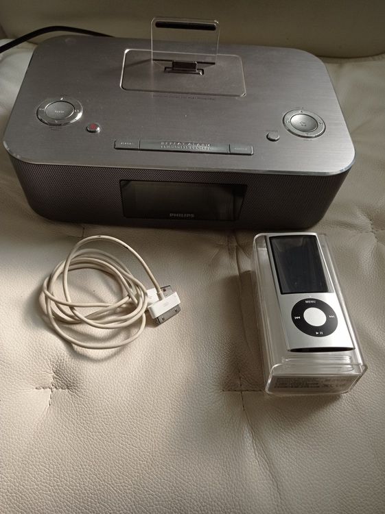 IPod Nano 5te Generation+Docking Station (Gebraucht) in Neuhausen für CHF 50 – mit Lieferung auf ...