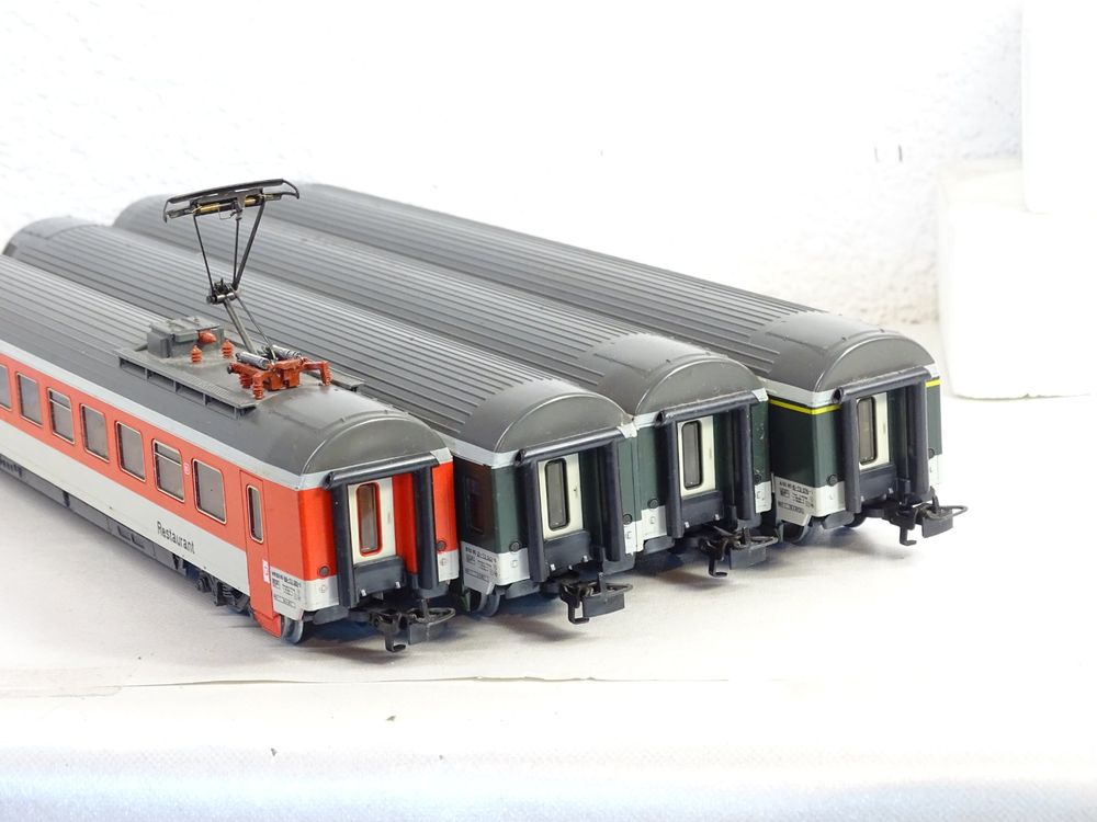 Märklin 4 x Schnellzug Wagen SBB/CFF/FFS, H0,WS/AC (Gebraucht) in Wohlen für CHF 62 – mit ...