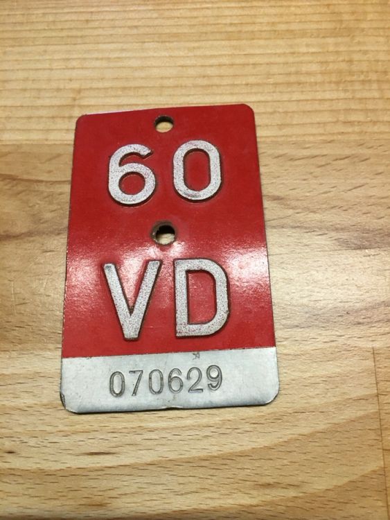 Plaque à vélo VD 60 (Gebraucht) in Les Bayards für CHF 4 – mit ...