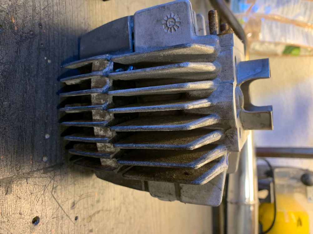 Zilinder Kopf / Fuss und Kolben Puch (Defekt) in Hochdorf für CHF 1 ...