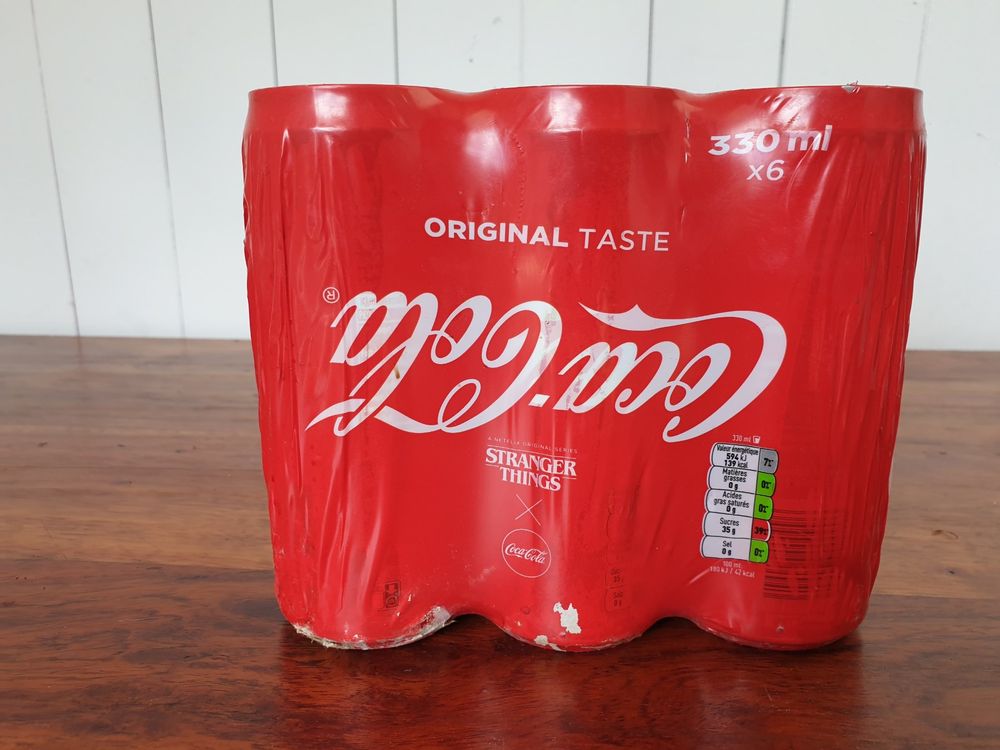 Coca Cola Cans Stranger Things, packet de 6 (Gebraucht) in Reinach BL ...
