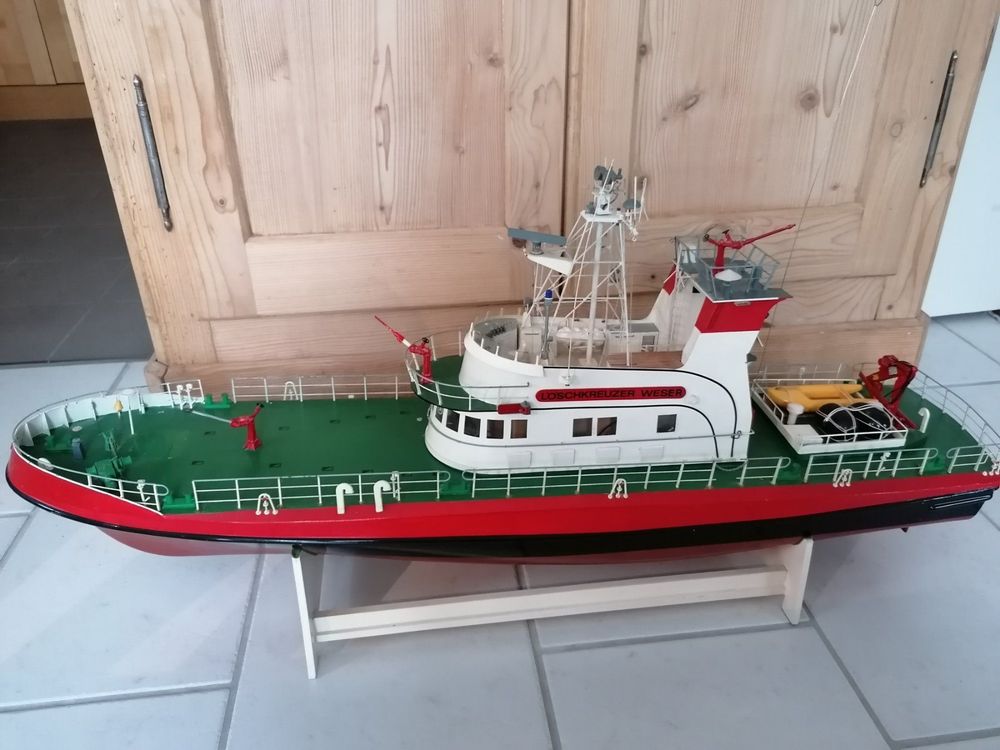 RC-Schiff Löschkreuzer Weser von Graupner (Defekt) in Chabrey für CHF ...