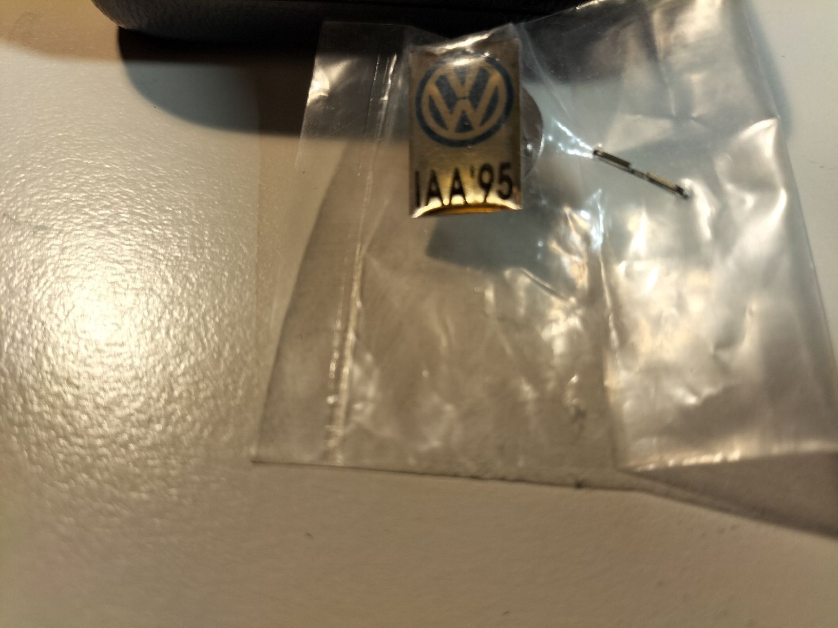 VW Volkswagen IAA 1995 Pin Anstecker (Neu und originalverpackt) in ...