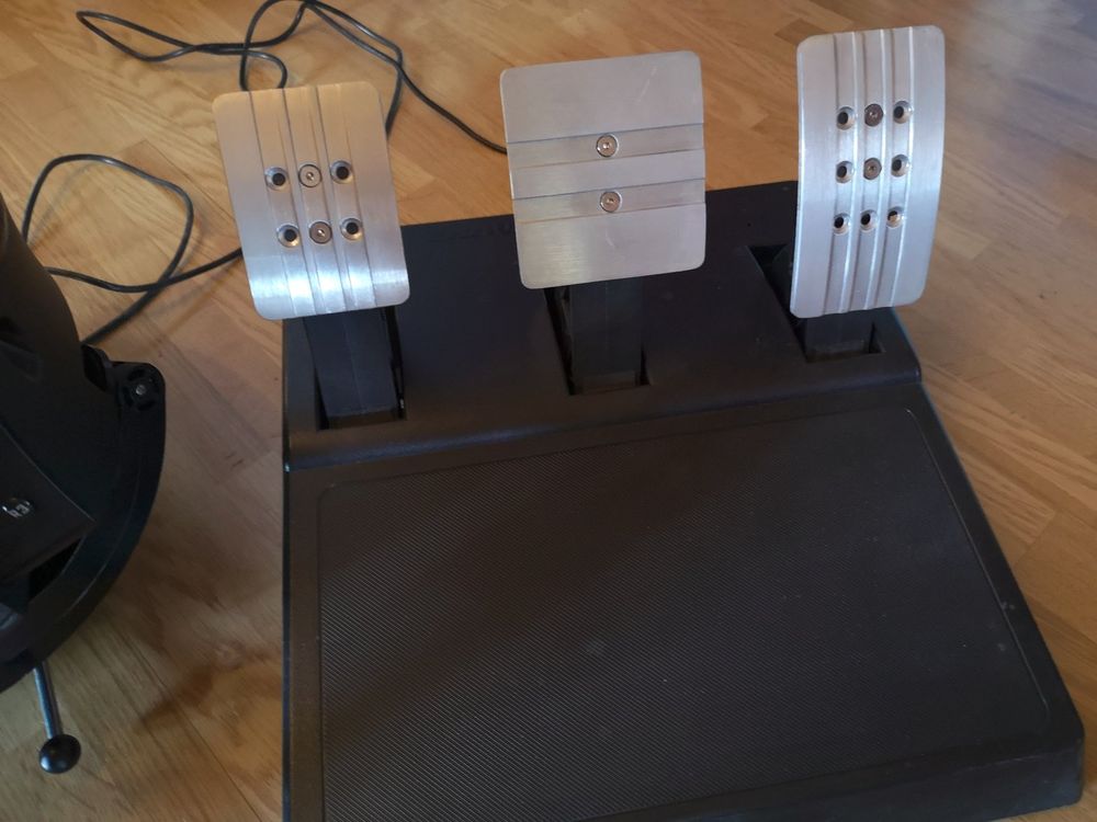 T300 RS GT Steuerrad-Pedal Set | Kaufen auf Ricardo