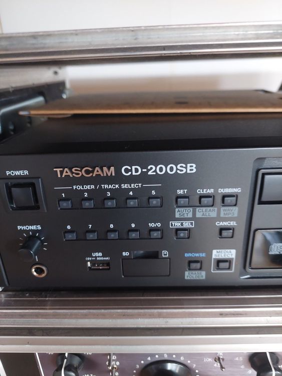 Tascam CD-200 SB - CD Player inkl. Case 19" | Kaufen auf Ricardo