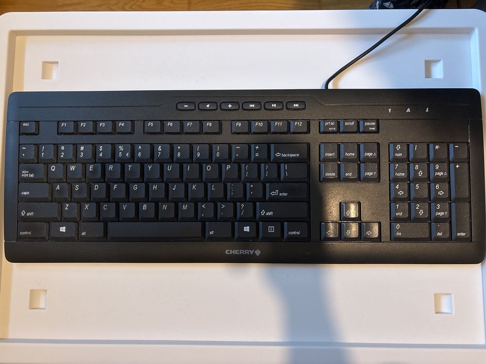 Cherry Keyboard Wired Black (Neu (gemäss Beschreibung)) in Zürich für ...