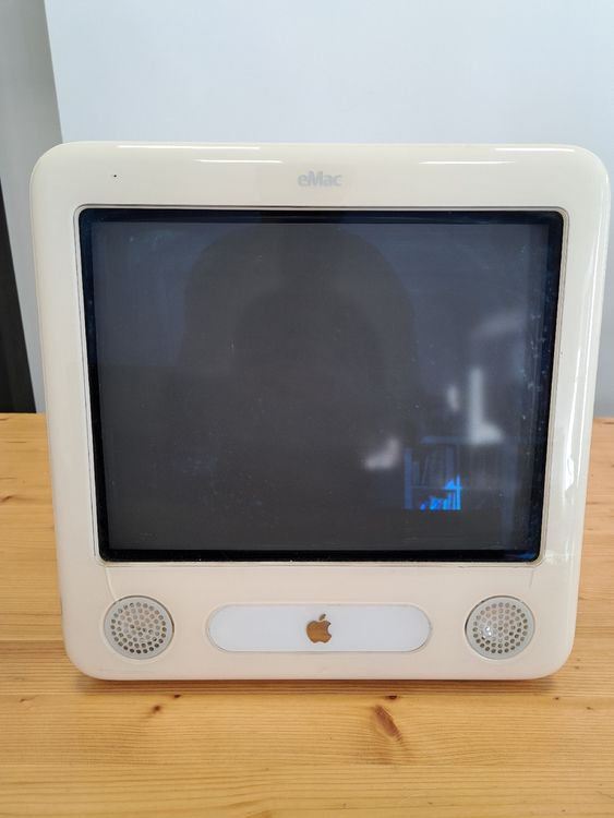 Apple eMac - Computer vintage, da collezione (Defekt) in Maggia für CHF ...