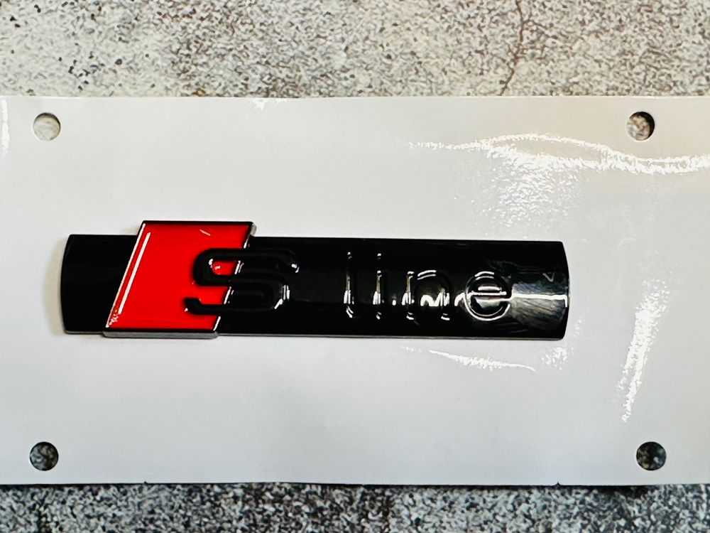 Audi S Line Emblem Schriftzug Logo in Rot/Schwarz glänzend | Kaufen auf ...