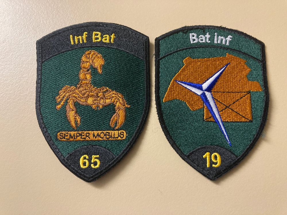 2 Stk. A-Badges: Inf Bat 65 + Bat inf 19 - Schweizer Armee | Kaufen auf ...